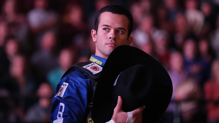 Campeão mundial de rodeio Kaique Pacheco opera o cotovelo e para por ...